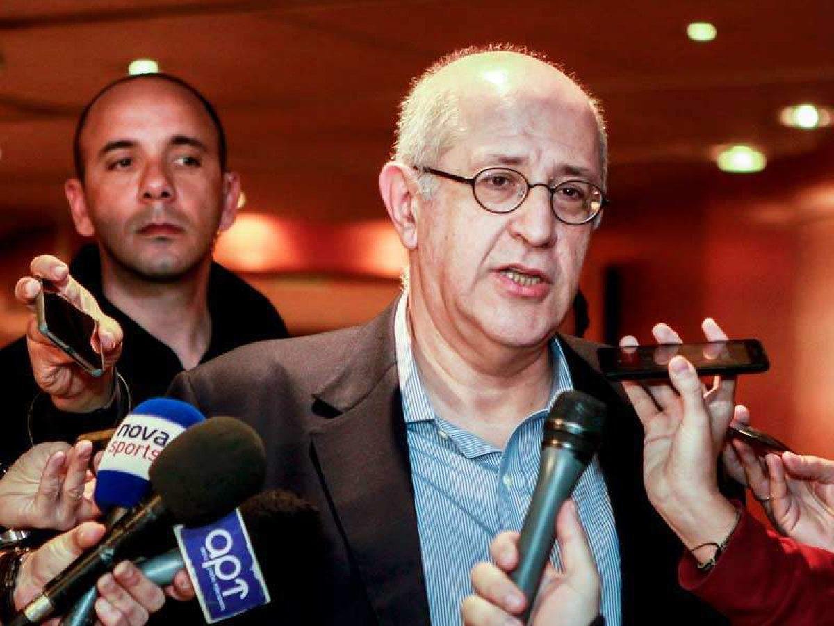 “Παγανιά” Θεοδωρόπουλου στην αγορά: Αγοράζει ότι διατίθεται ...